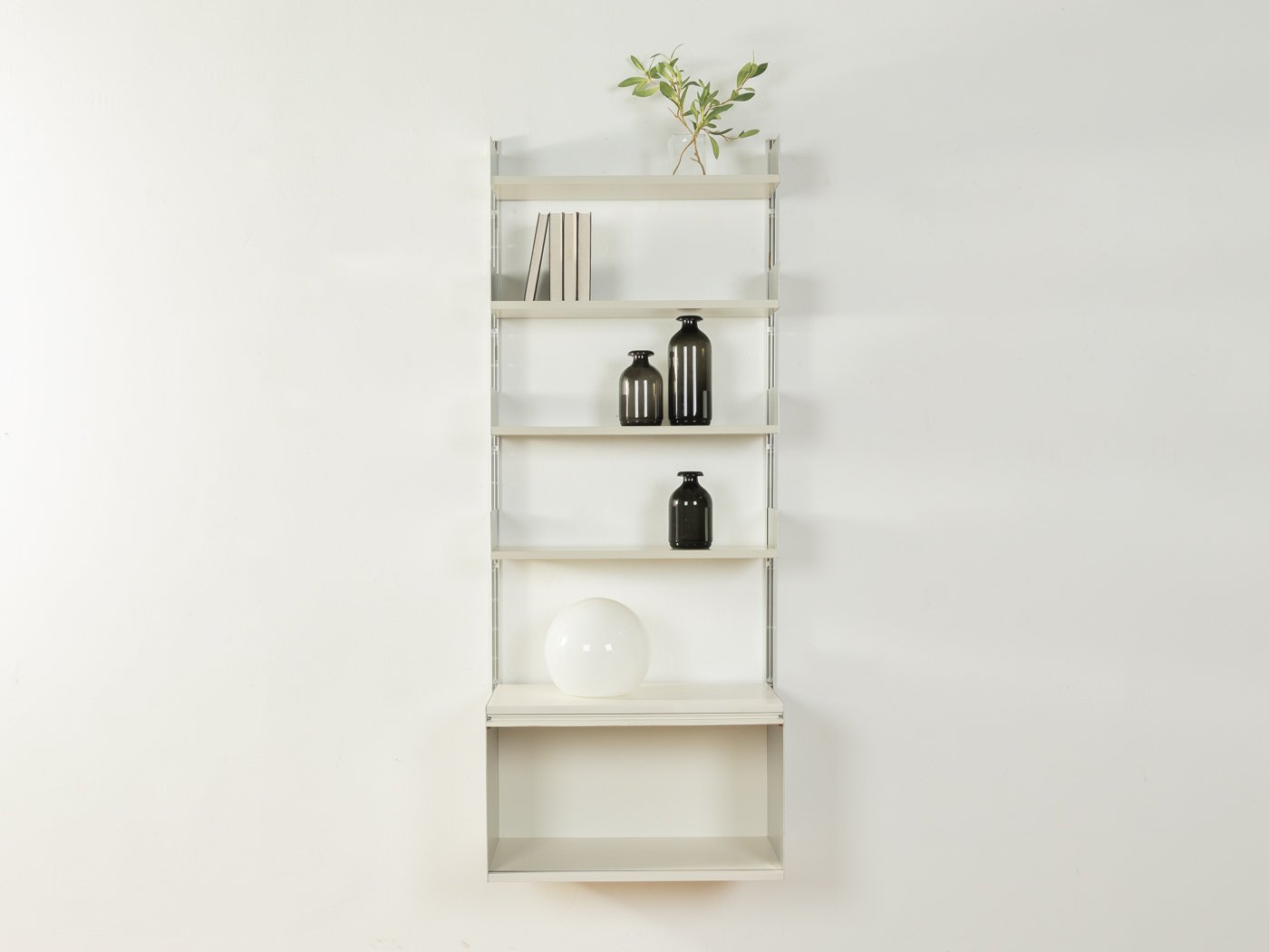 606 Wall Shelf System by Dieter Rams for Vitsœ, 1960s for sale at Pamono