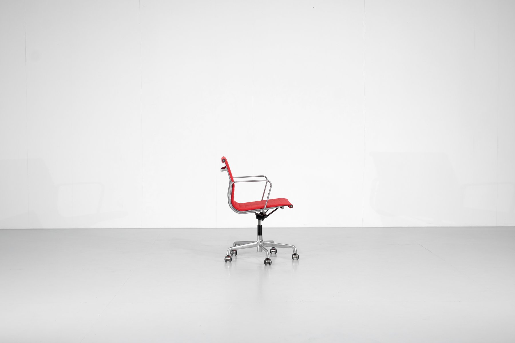 Fauteuil EA 117 par Charles and Ray Eames pour ICF, Usa, 1980s en vente sur Pamono