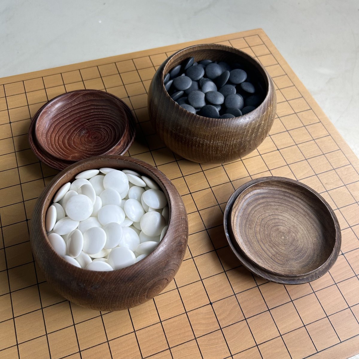 Komplettes Go Board aus Kaya Holz, Japan, 1960er, 3er Set bei Pamono kaufen