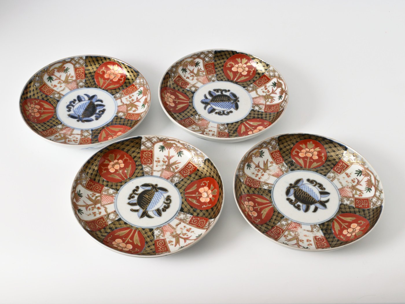 Antique Japanese Imari Porcelain Plates, 1890s, Set of 4 for sale at Pamono
