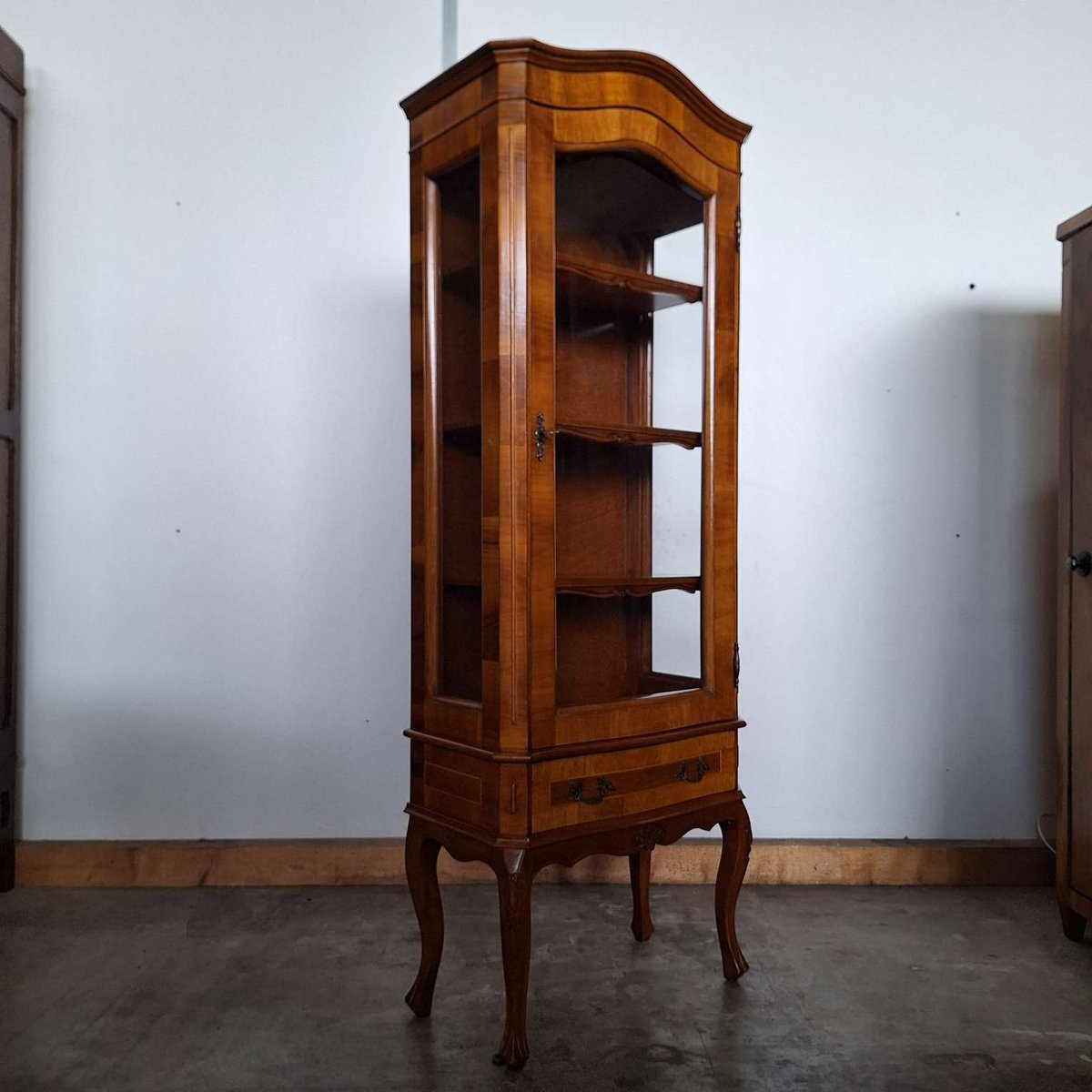 Vintage Italian Display Cabinet, 1970s for sale at Pamono
