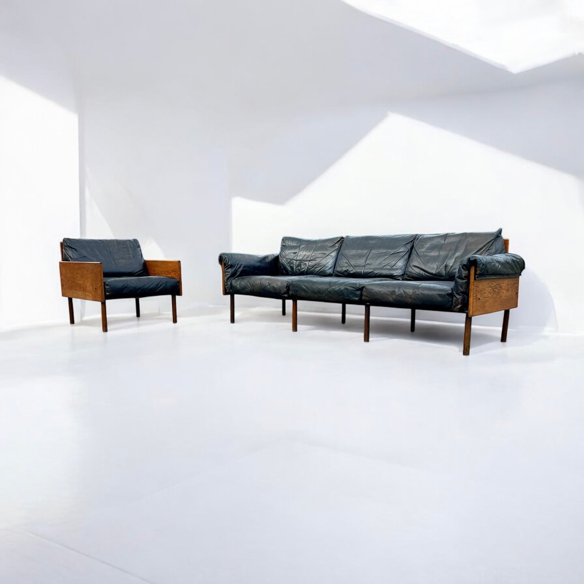 Ateljee Sofa and Armchair in Oak and Leather by Yrjö Kukkapuro for ...