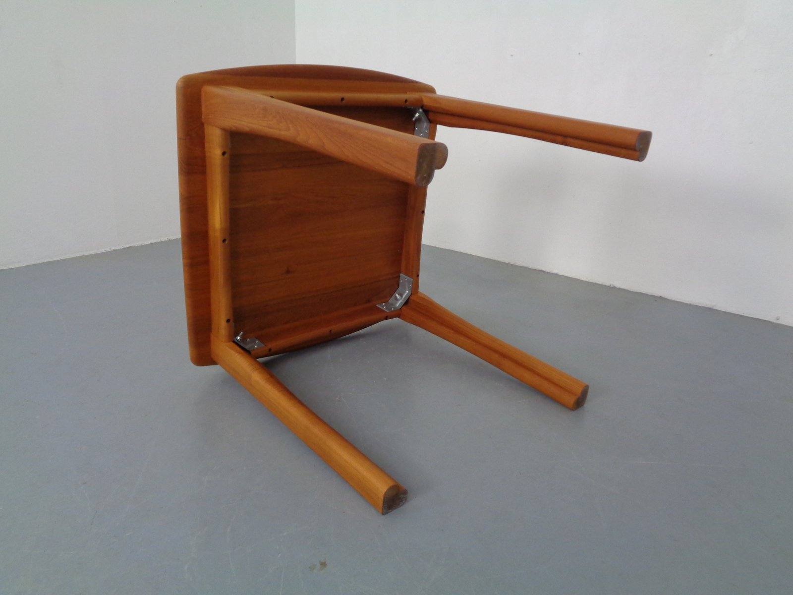 Small Teak Dining Table from Dyrlund, 1970s for sale at Pamono