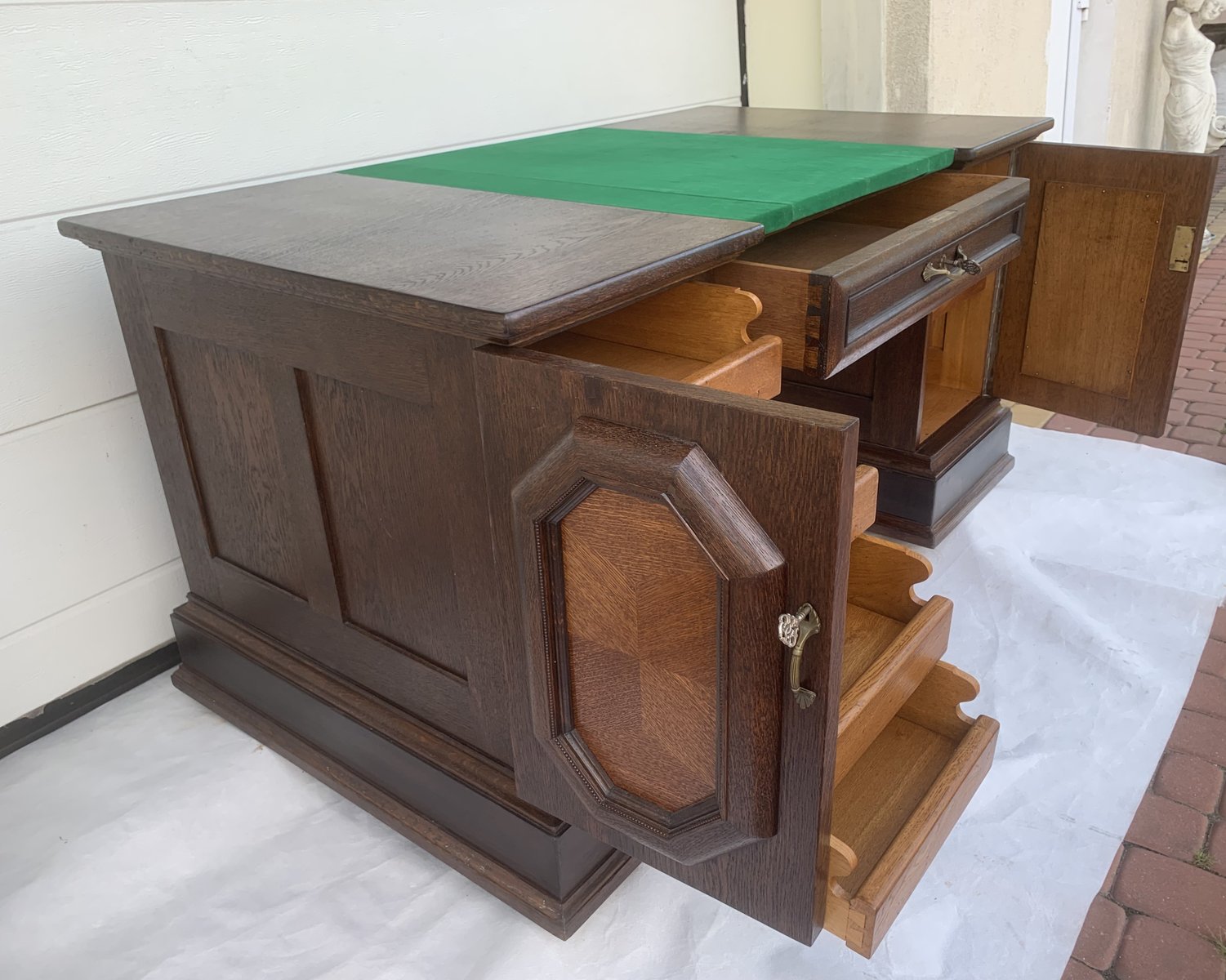 Neo-Renaissance Style Oak Executive Desk, 1930s for sale at Pamono