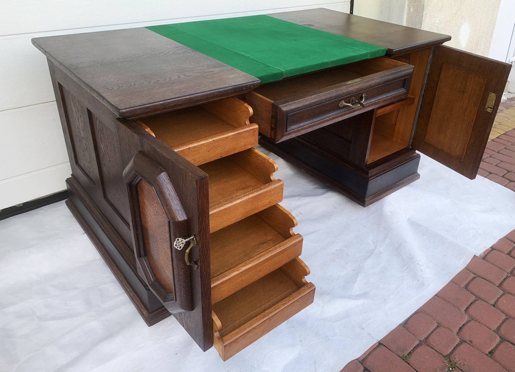 Neo-Renaissance Style Oak Executive Desk, 1930s for sale at Pamono