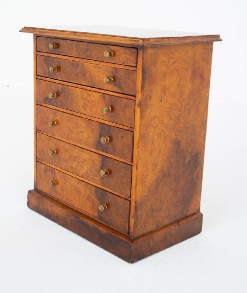 Victorian Apprentice Chest of Drawers in Walnut, 1860 for sale at Pamono