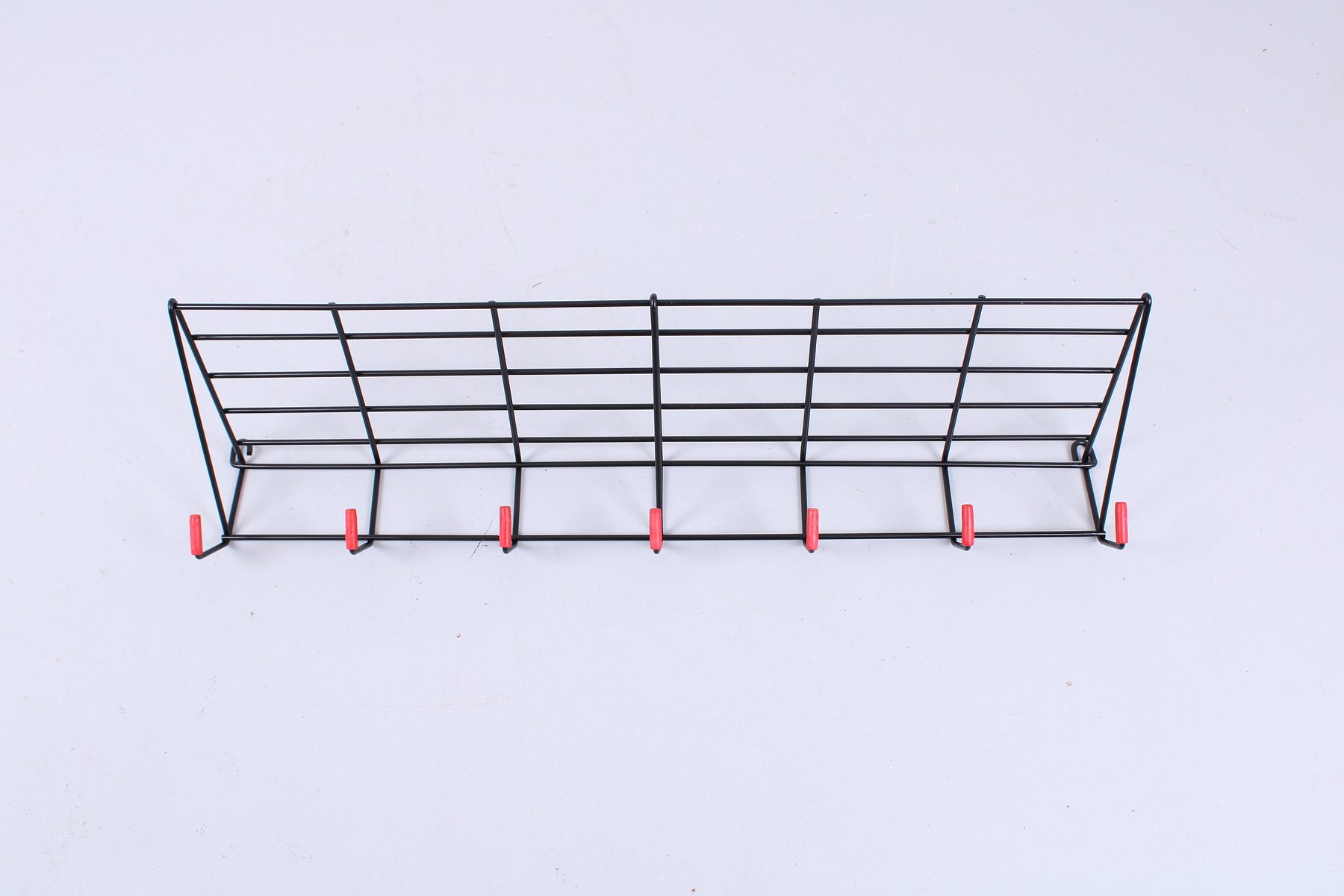 DH05 Black and Red Deurne Coat Rack by Friso Kramer for Spectrum, 1950s ...