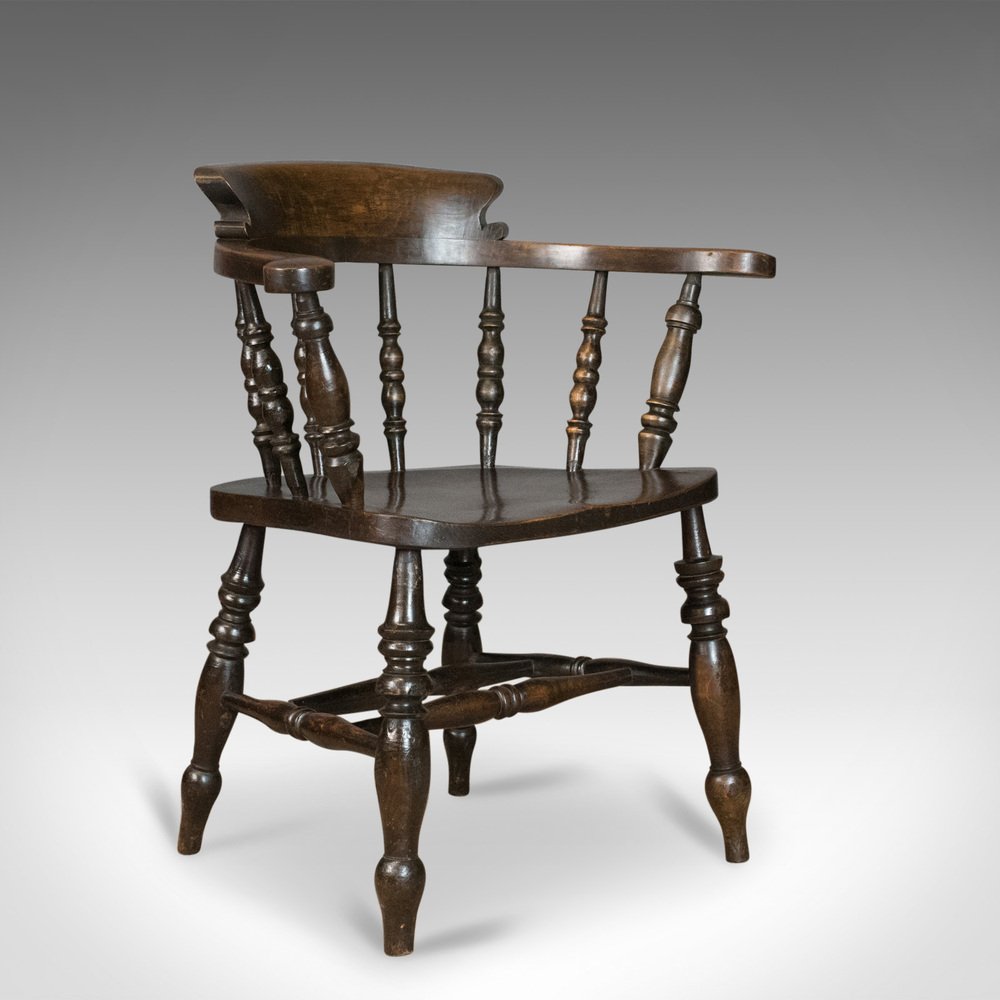 Antique English Victorian Elm Bow Back Armchair, 1900s for sale at Pamono