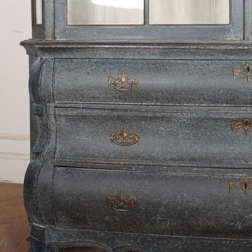 Large Dutch Display Cabinet for sale at Pamono