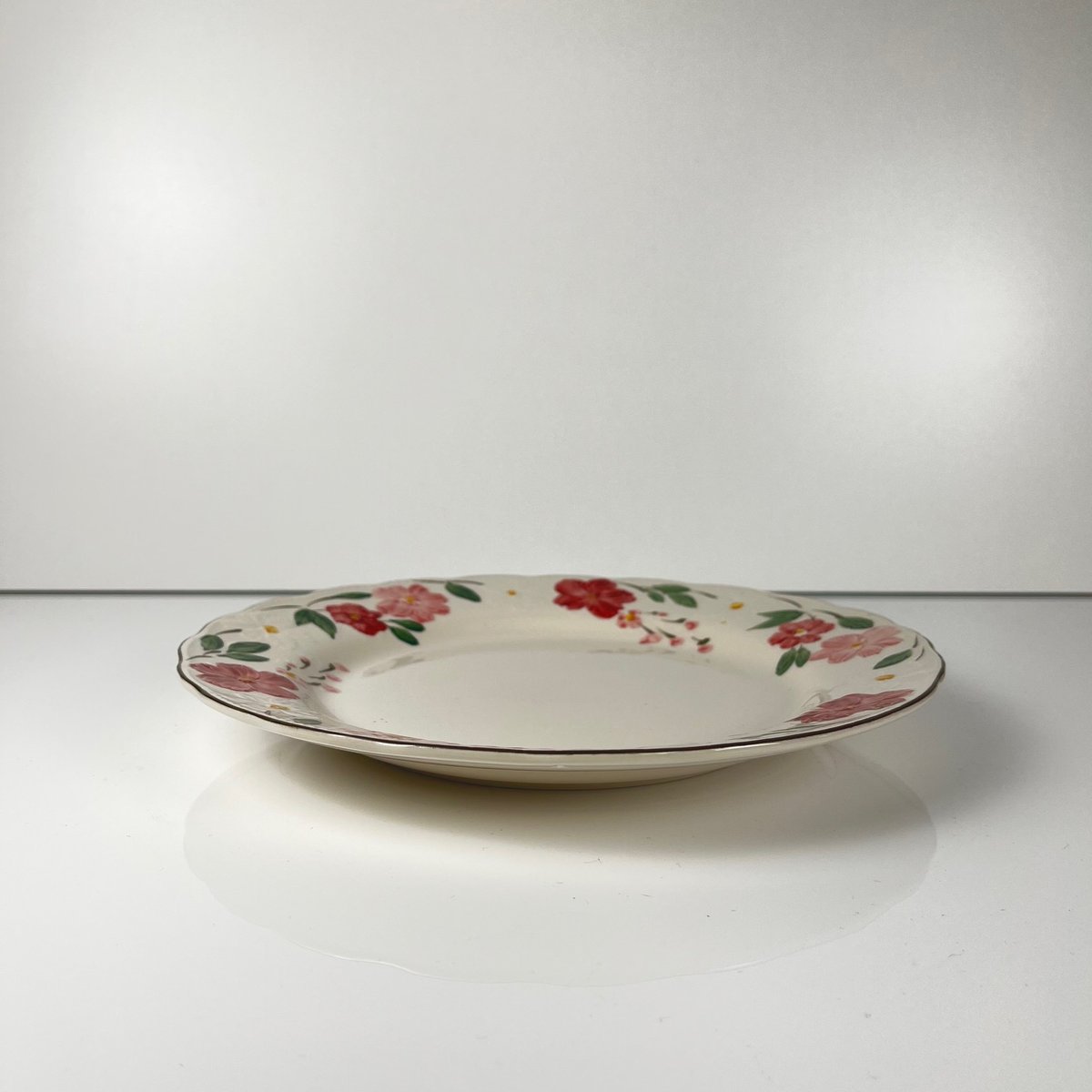 Large Plates in Malaysia Porcelain, 1970s, Set of 8 for sale at Pamono
