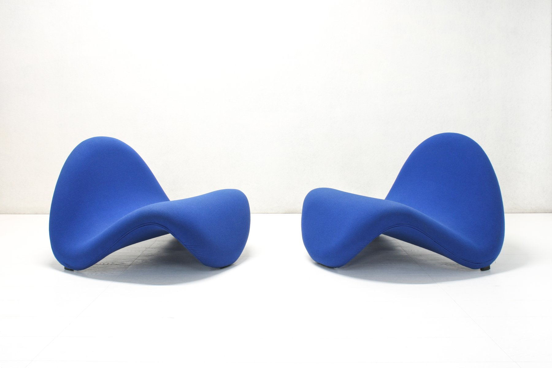 Model 557 Tongue Lounge Chairs attributed to Pierre Paulin for Artifort ...