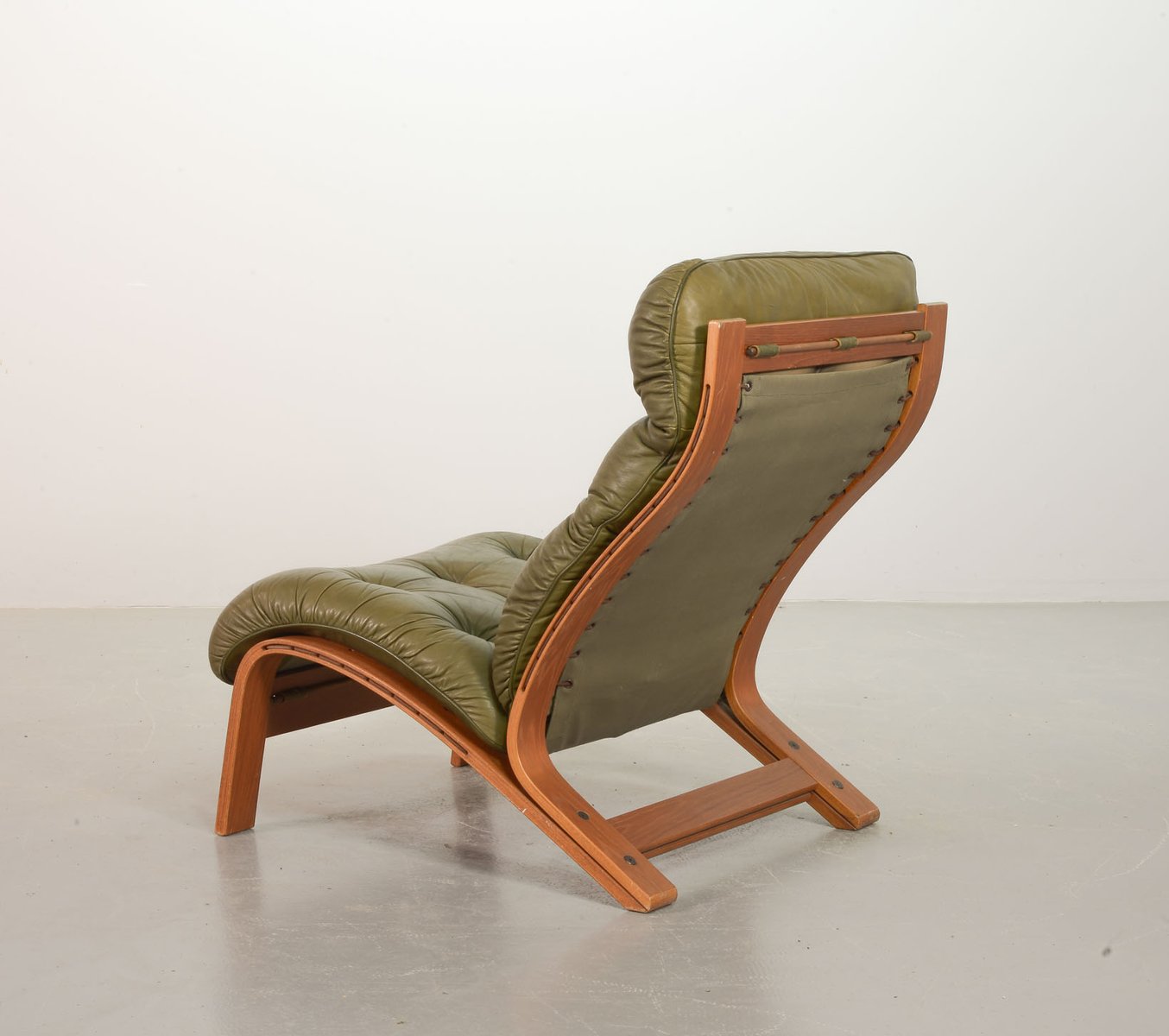 Ry-Wing Lounge Chairs in Olive Leather by Elsa and Nordahl Solheim for ...