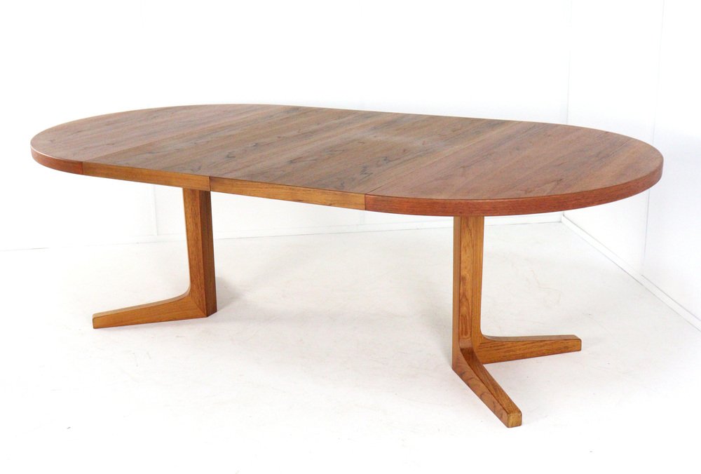 Round Extendable Nim Dining Table for sale at Pamono