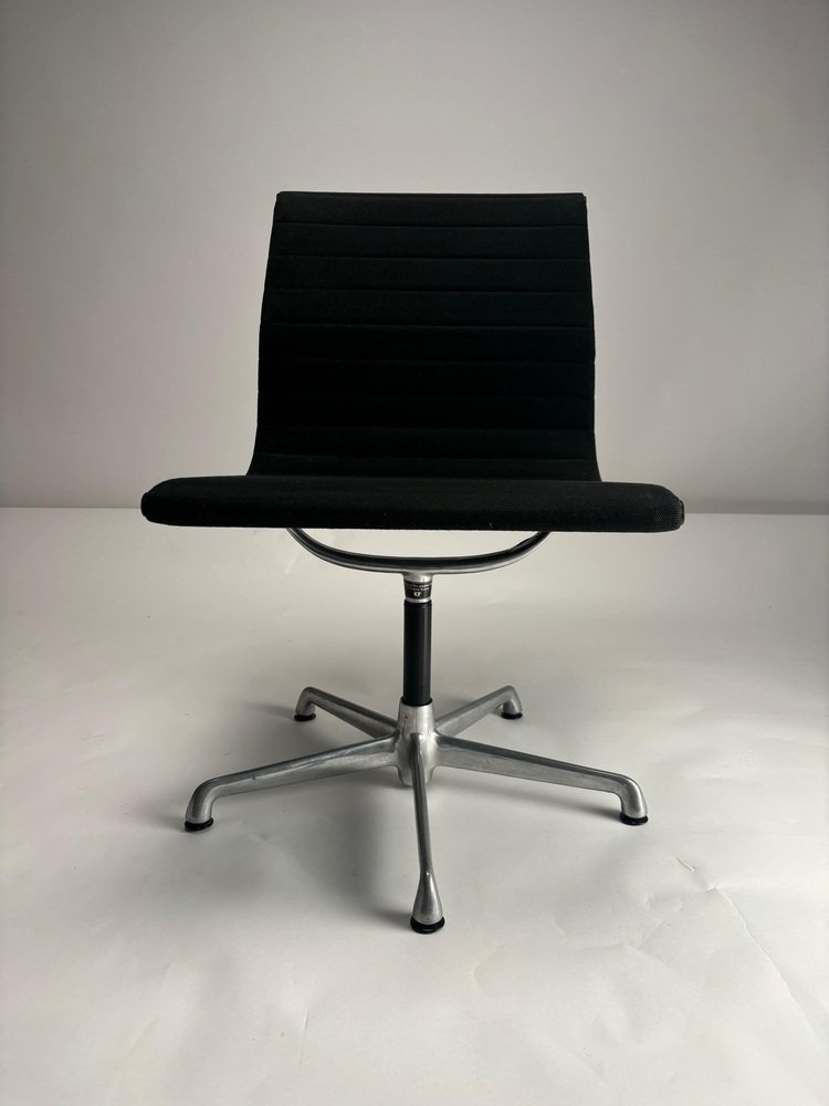 Model EA107 Desk Chair by Charles and Ray Eames for ICF De Padova ...