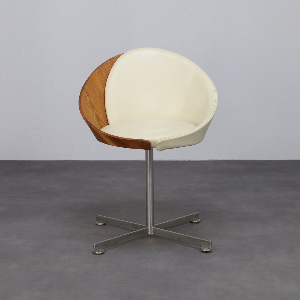 Mid-Century Modern Round Chair in Teak with Leather and Steel, 1960s ...