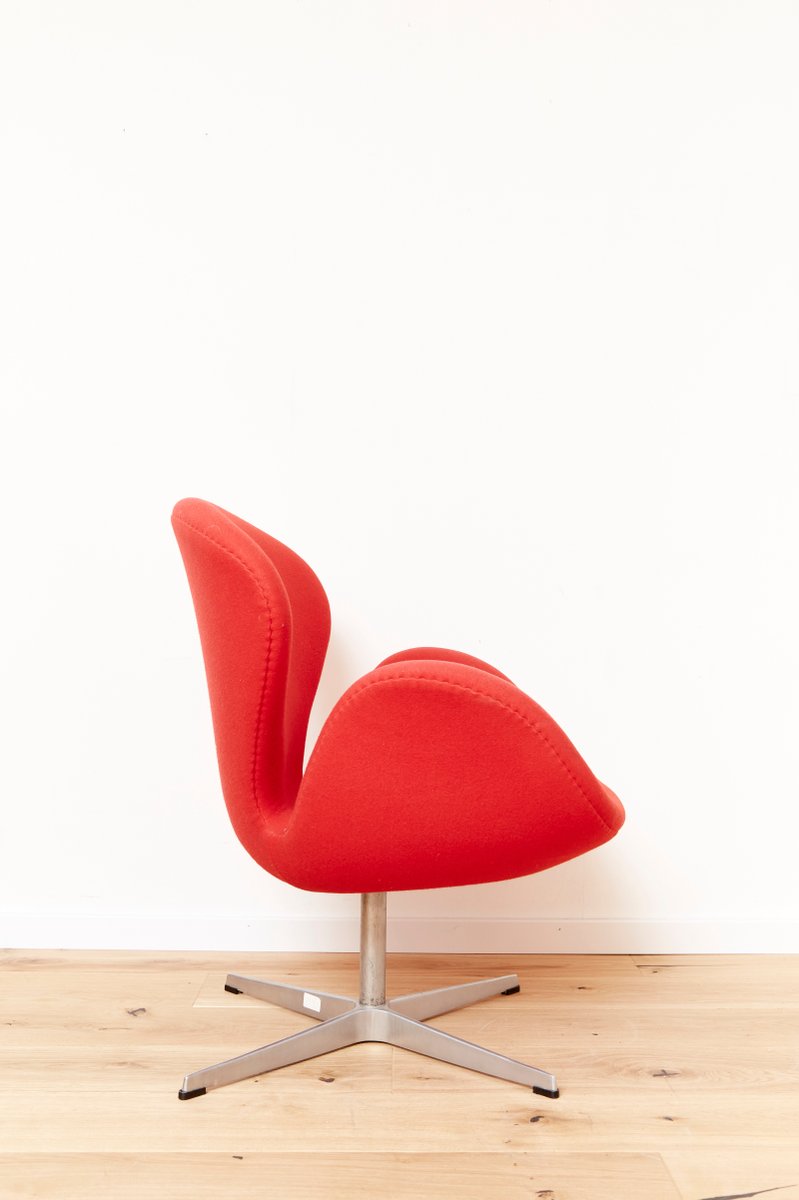 Swan Chair by Arne Jacobsen for Fritz Hansen, 2001 for sale at Pamono