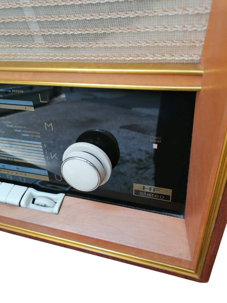 Vintage Capri Model Valve Radio, 1950s for sale at Pamono
