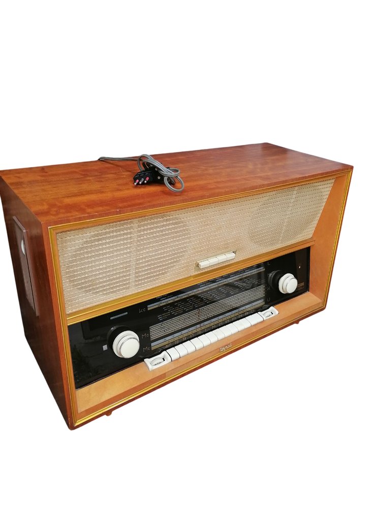 Vintage Capri Model Valve Radio, 1950s for sale at Pamono