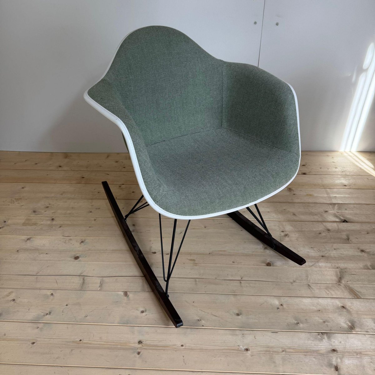 Rocking Chair by Charles Eames for Vitra, 1990s for sale at Pamono