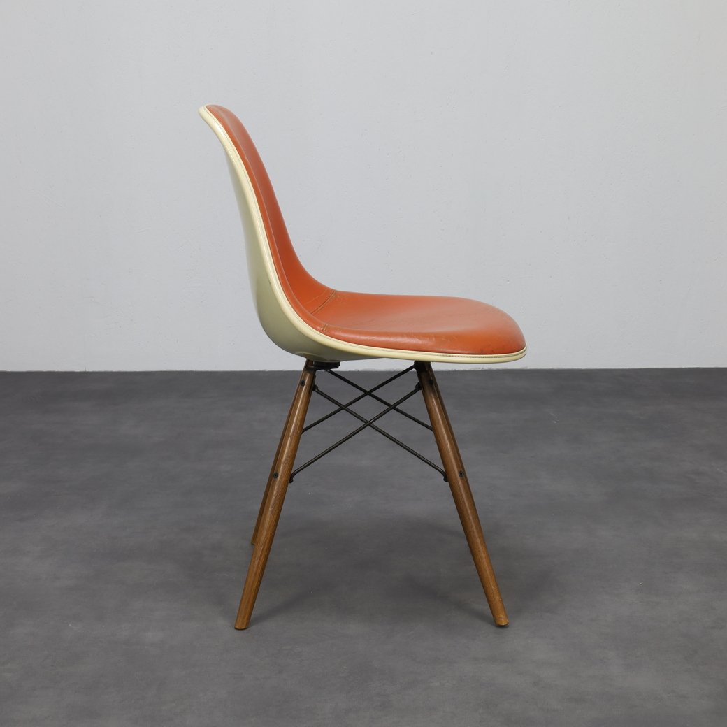 Chaise DSW par Charles & Ray Eames pour Herman Miller, 1970s en vente sur Pamono