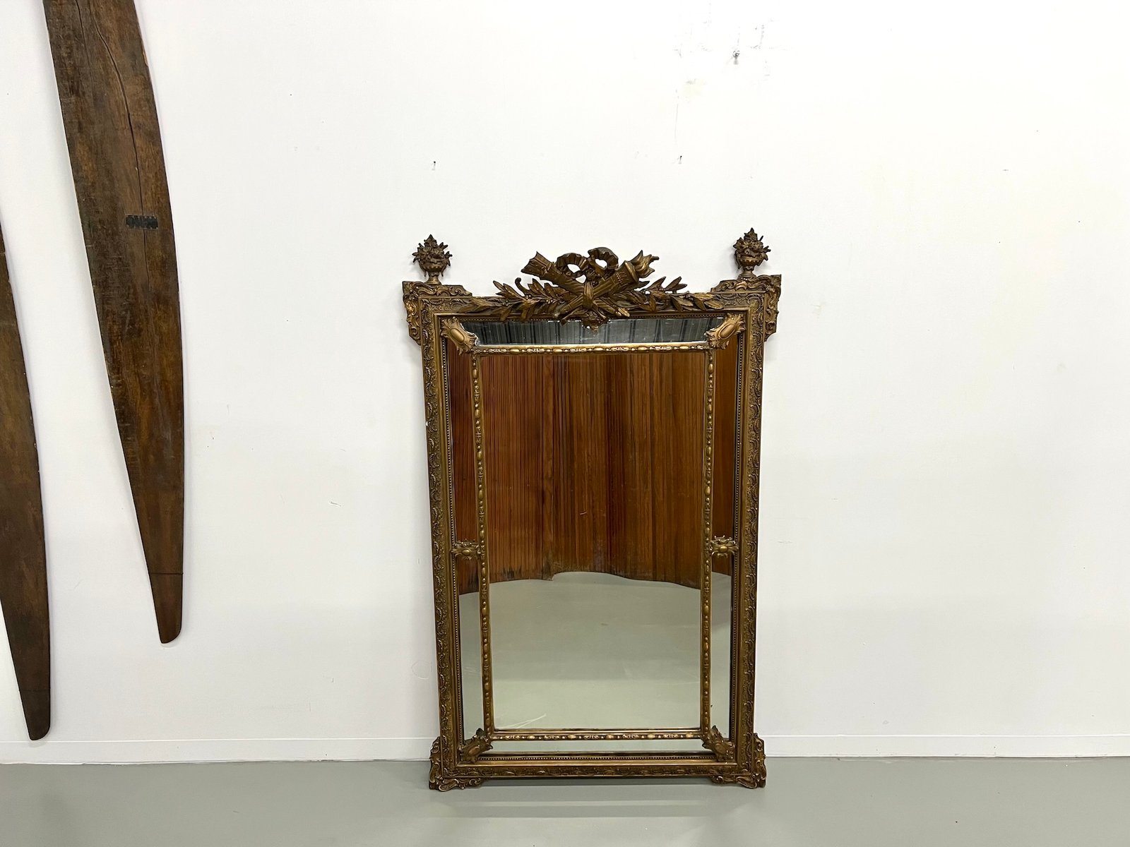 Large Antique Pediment Mirror for sale at Pamono