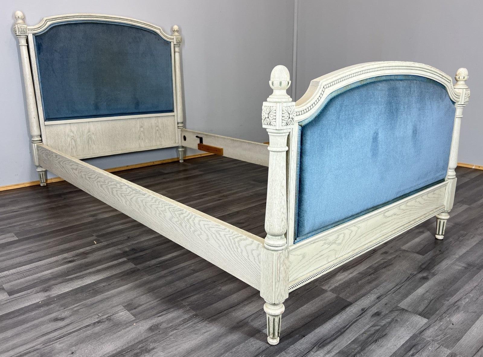 Vintage French Style Bed for sale at Pamono