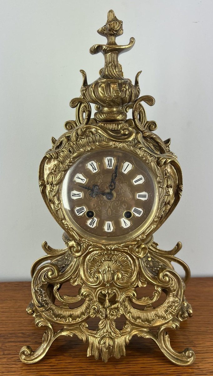 French Style Clock in Gilt Brass for sale at Pamono