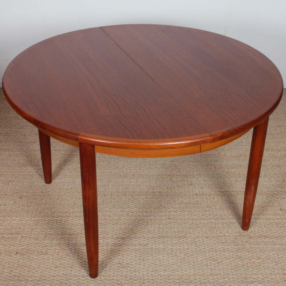 Large Round Extendable Teak Dining Table, 1960s for sale at Pamono