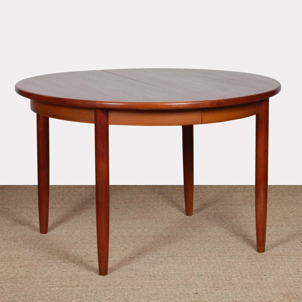 Large Round Extendable Teak Dining Table, 1960s for sale at Pamono