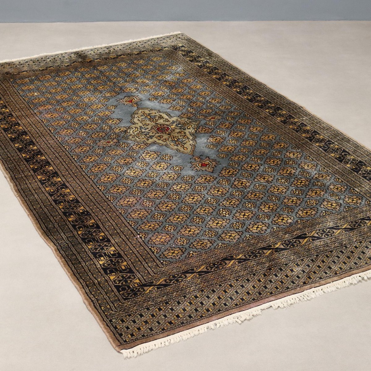Vintage Cashmere Rug, Pakistan for sale at Pamono