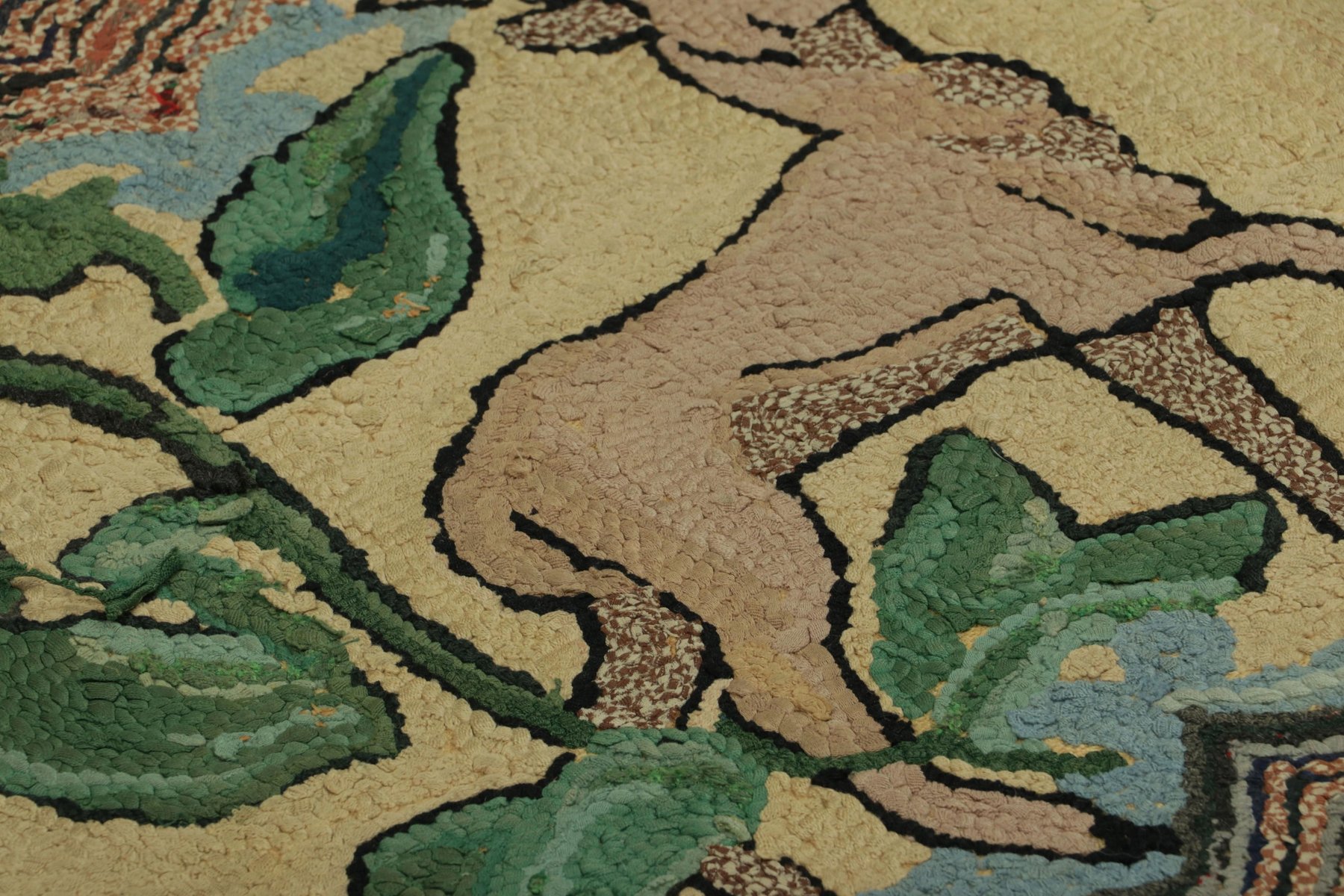 Hooked Rug with Animal Pictorial Patterns for sale at Pamono