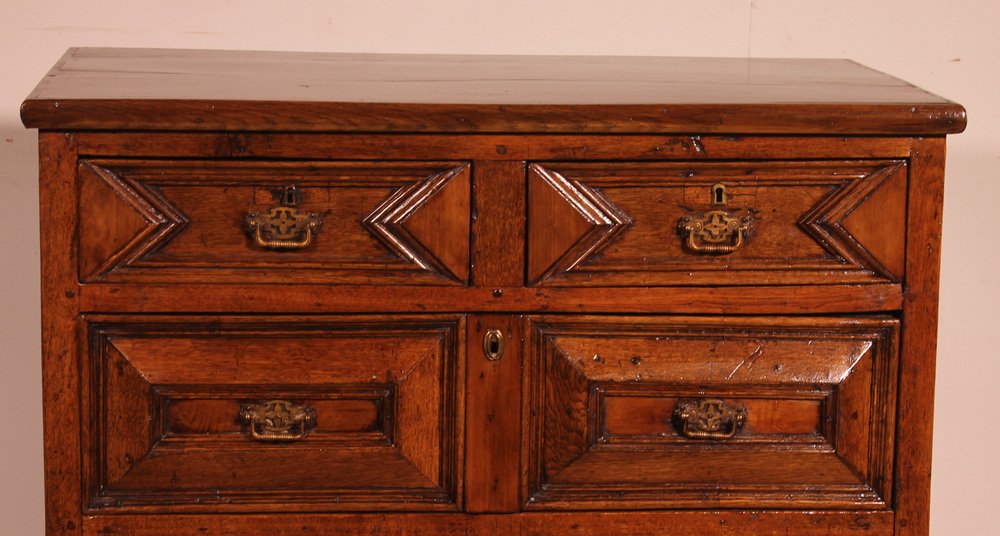 Jacobean Chest of Drawers in Oak and Walnut, 17th Century for sale at ...