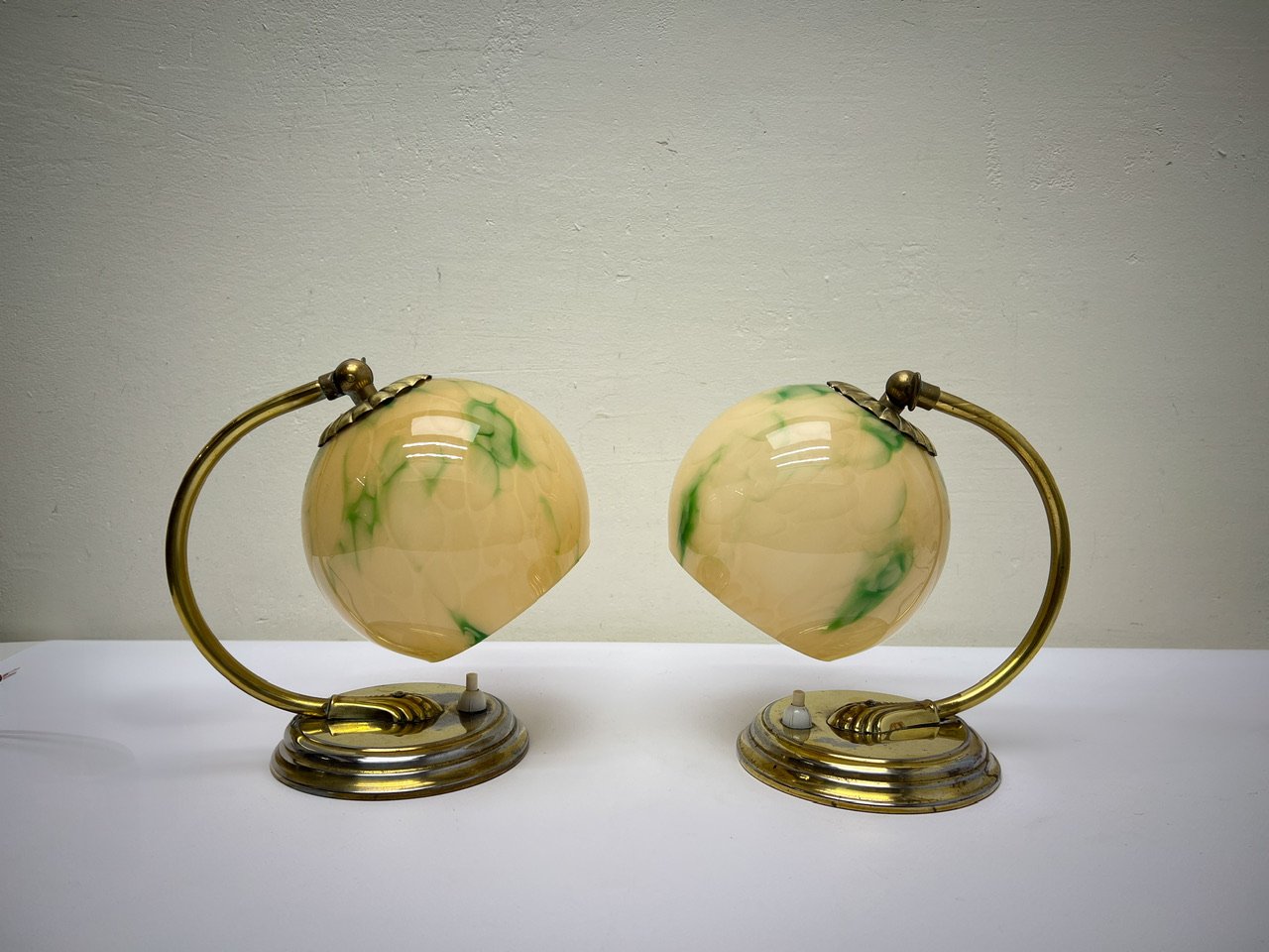 Art Deco Brass Table Lamps with Clouded Opal Shades, 1930s, Set of 2 for sale at Pamono