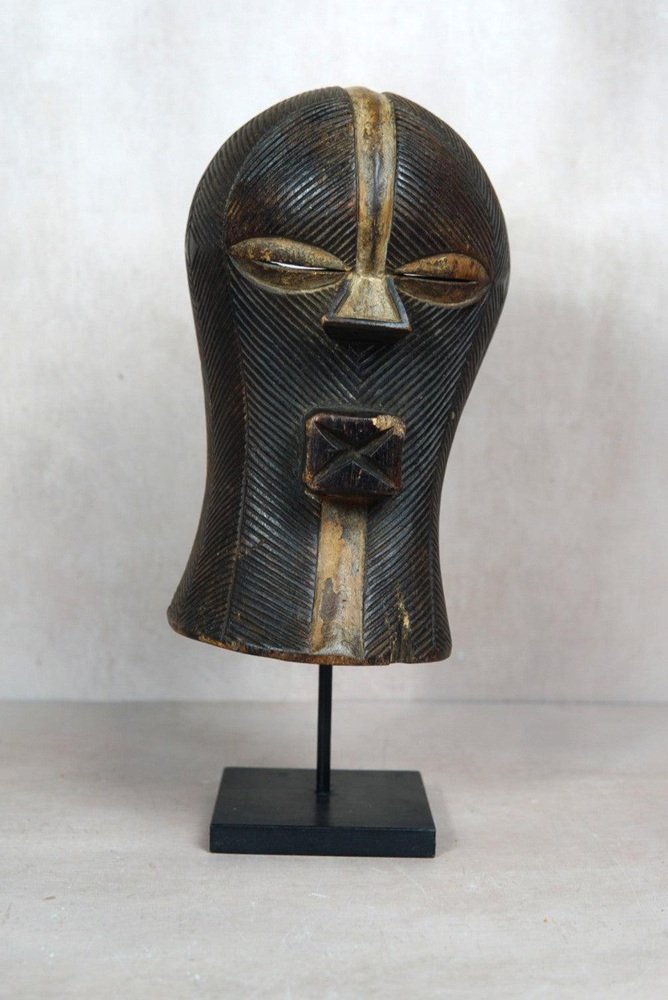 Songye Mask in Wood for sale at Pamono