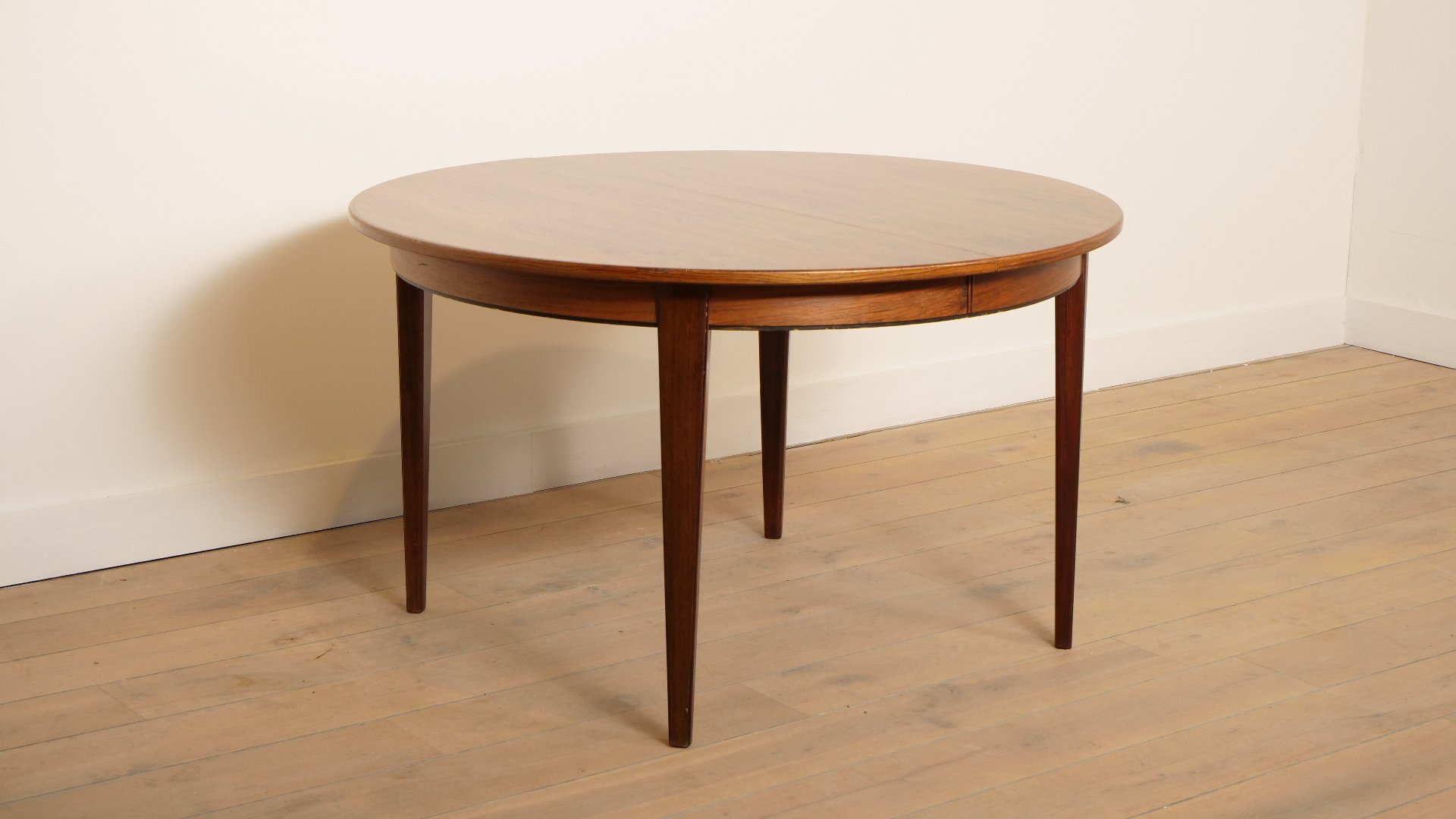 Vintage Extendable Rosewood Dining Table attributed to Gunni Omann for ...