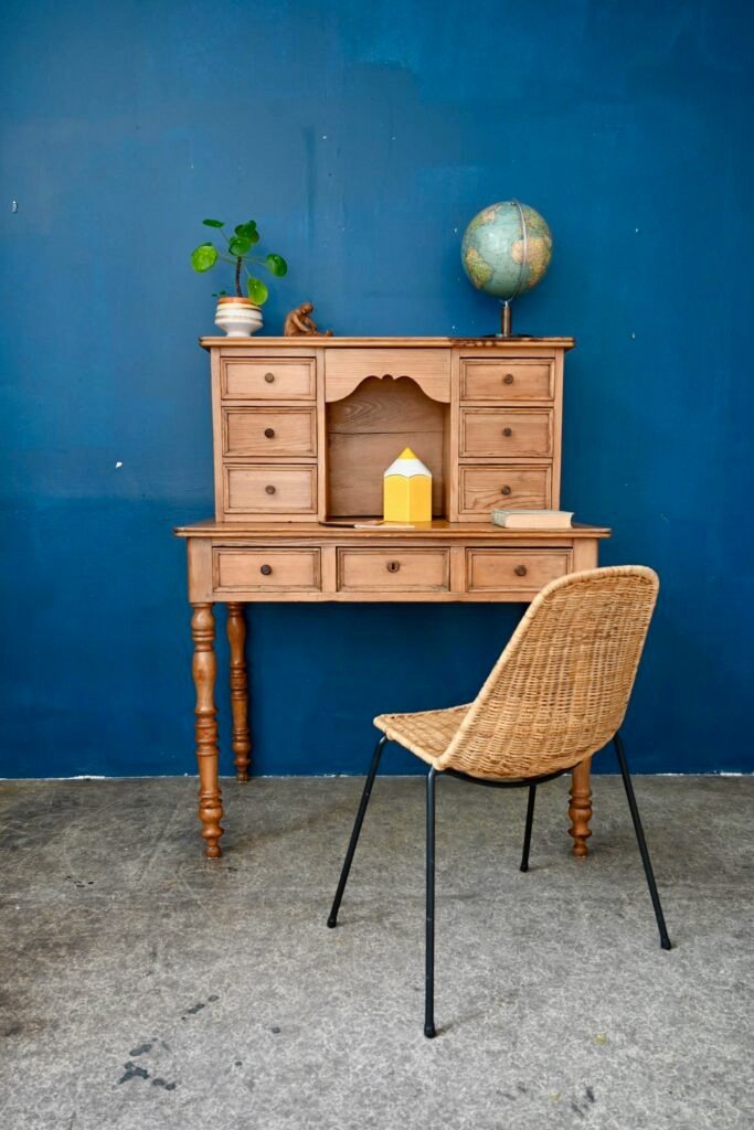 Antique Fir Tiered Desk, 1900s for sale at Pamono