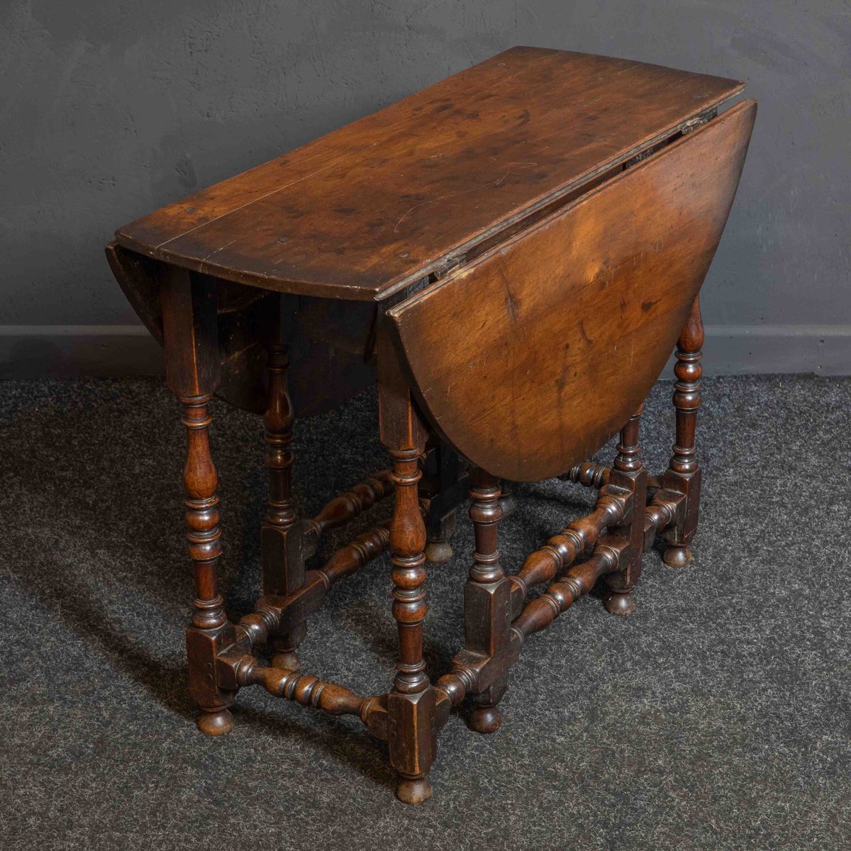 Red Walnut Gateleg Table for sale at Pamono