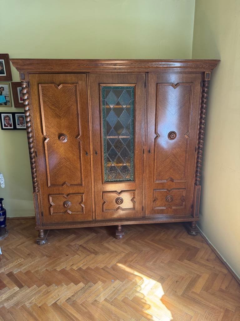 Spanish Style Oak Wardrobe, Early 20th Century for sale at Pamono