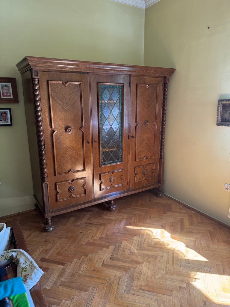 Spanish Style Oak Wardrobe, Early 20th Century for sale at Pamono