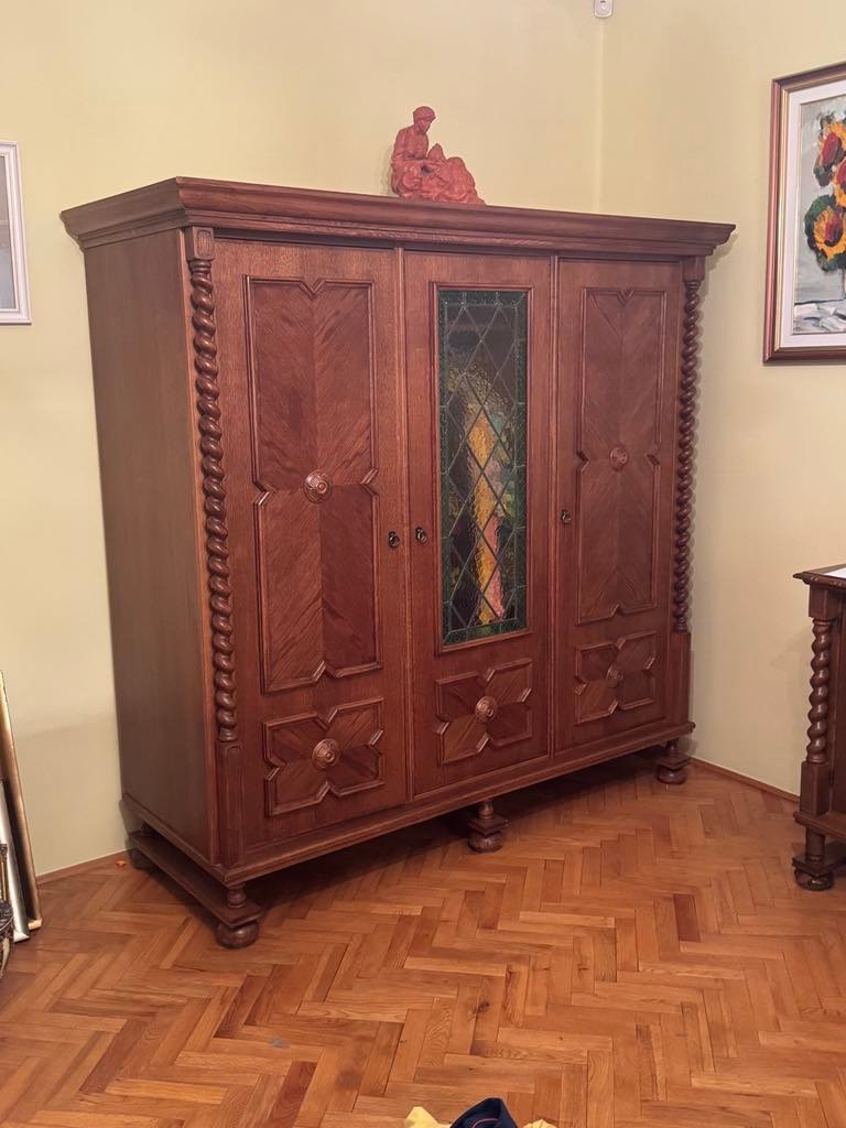 Spanish Style Oak Wardrobe, Early 20th Century for sale at Pamono
