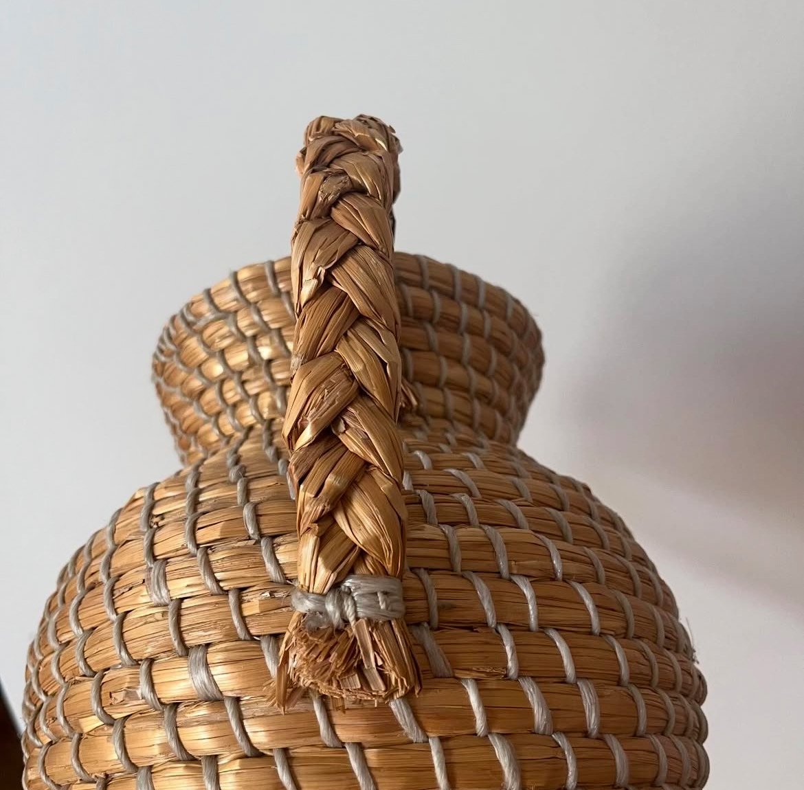 Vintage Polish Straw Vase with Braided Handles, 1950s for sale at Pamono