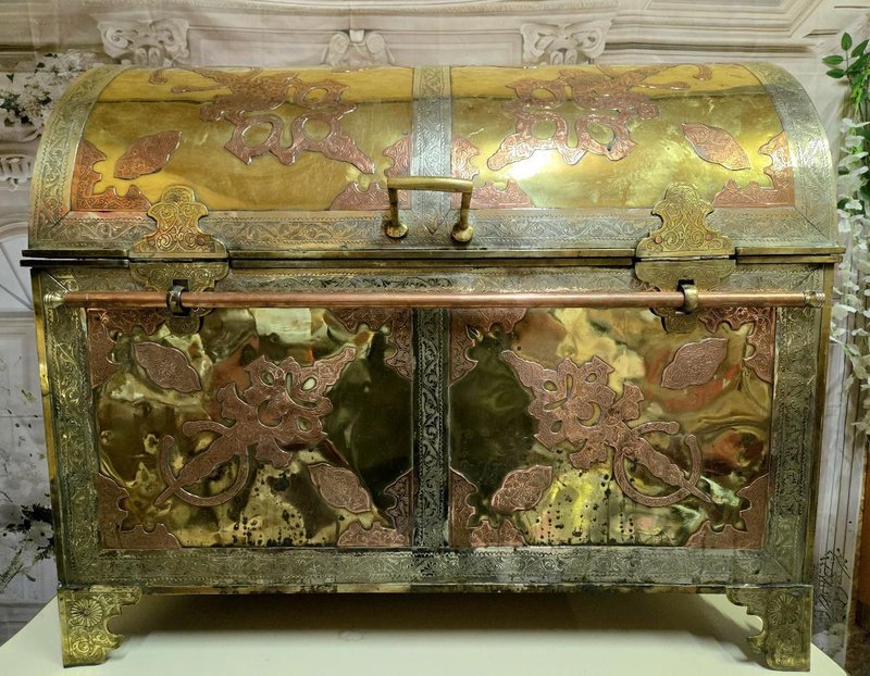 Chest in Bronze with Copper and Gilded Brass for sale at Pamono