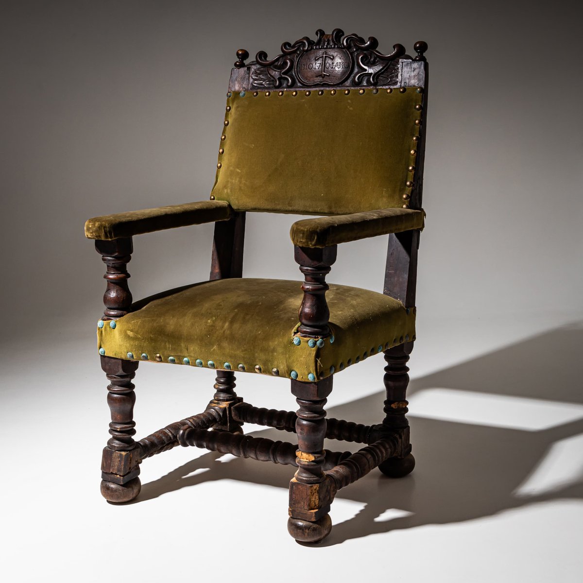 Early Baroque Armchair, 1701 for sale at Pamono