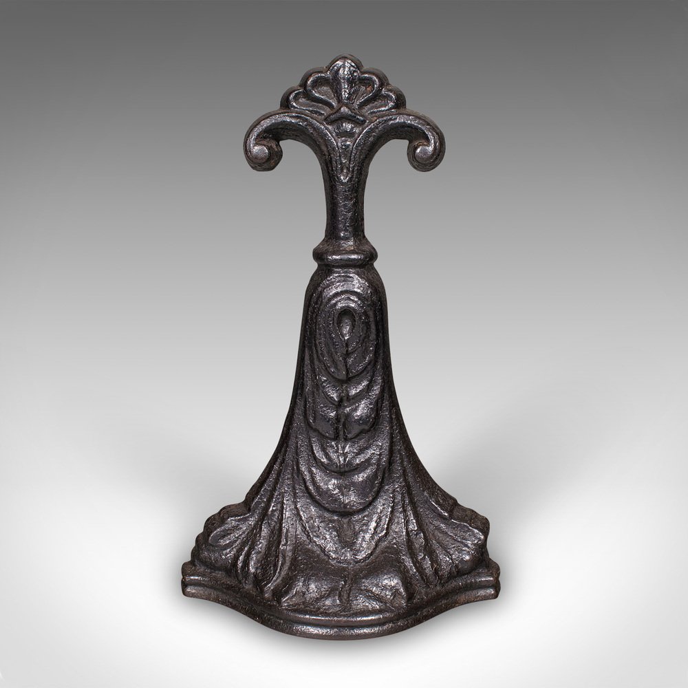 English Victorian Cast Iron Door Porter, 1860s for sale at Pamono