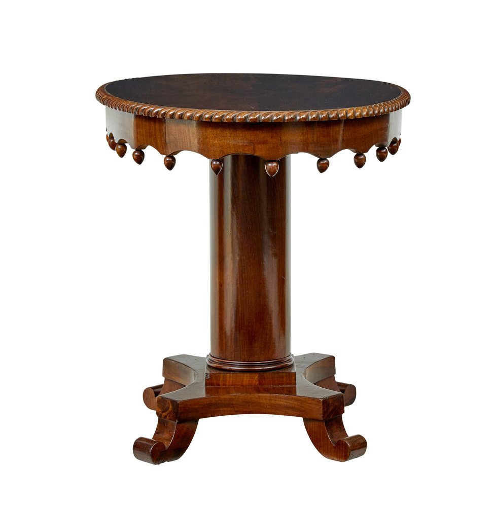 19th Century Flame Mahogany Oval Side Table, 1880s for sale at Pamono