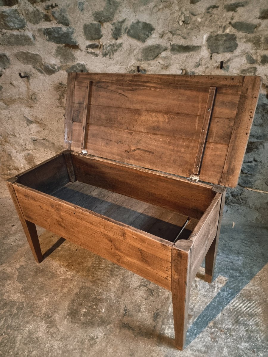 Antique French Oak Dough Trough Side Table, 19th Century for sale at Pamono