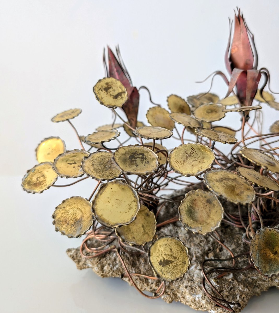 Brutalistische Mid-Century Messing, Kupfer & Felsskulptur im Stil von ...