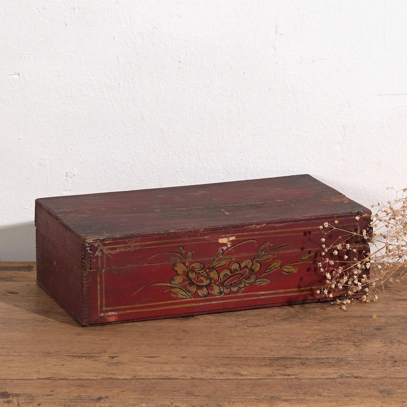 Antique Chinese Red Case, 1900s for sale at Pamono