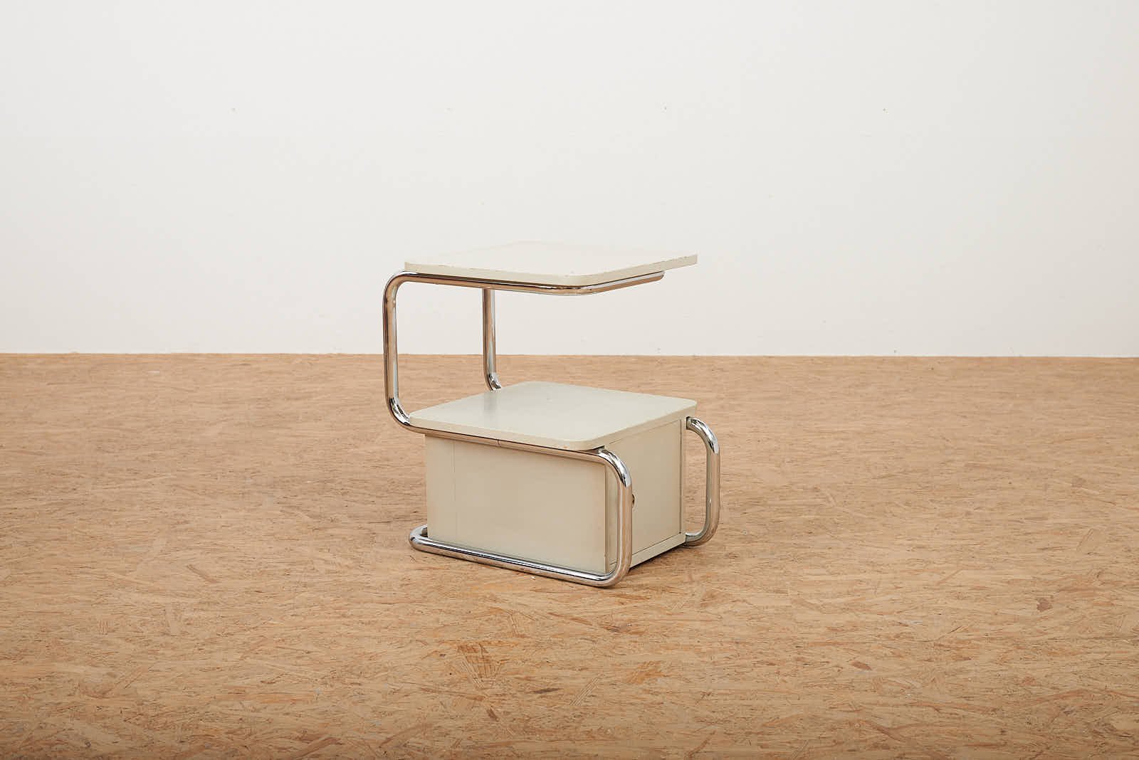 Bedside Table in Chrome-Plated Tubular Steel Frame for sale at Pamono