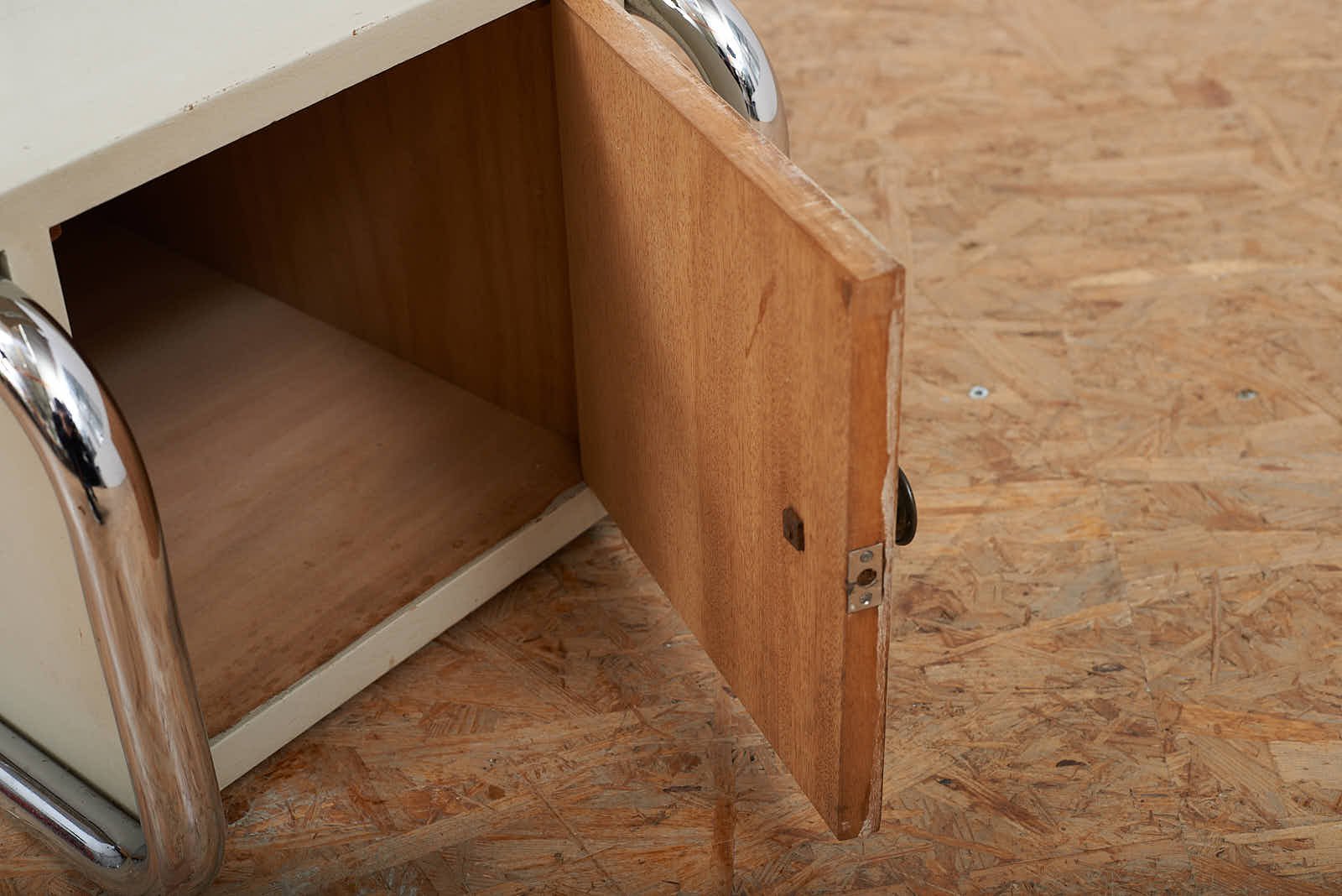 Bedside Table in Chrome-Plated Tubular Steel Frame for sale at Pamono